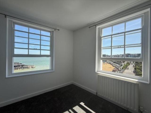 2 bedroom flat for rent in The Parade, Broadstairs, CT10