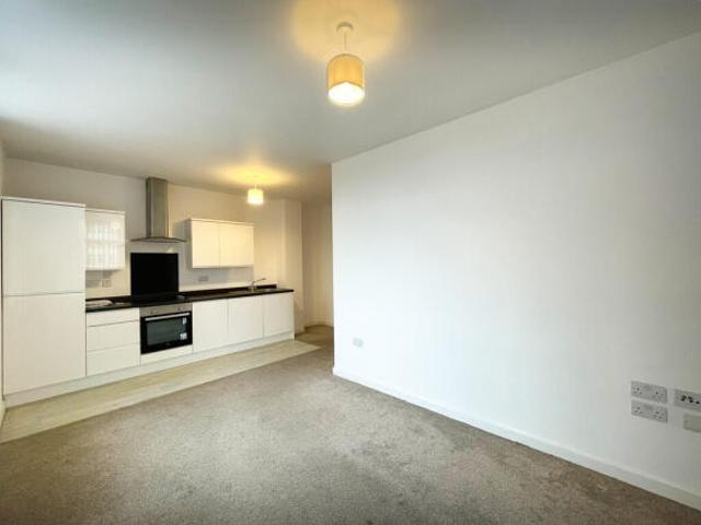 2 bedroom flat for rent in The Pinnacle, 59 Victoria Avenue, SS2