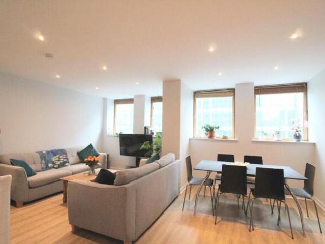 2 bedroom flat for rent in The Pinnacle, Bothwell Street, Glasgow, G2