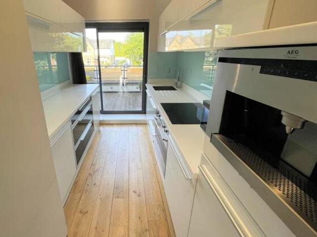 2 bedroom flat for rent in The Place, Harrogate Road, Alwoodley, Leeds, LS17