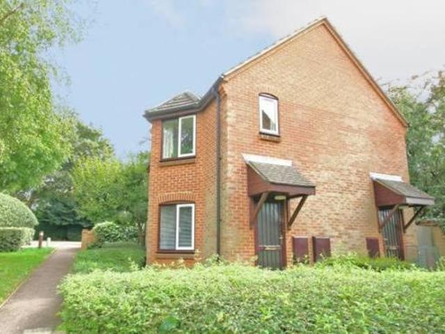 2 bedroom flat for rent in The Putterills Harpenden Hertfordshire AL5