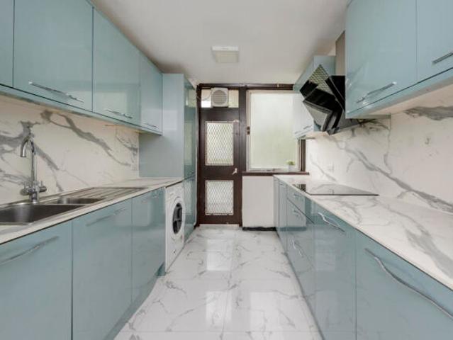 2 bedroom flat for rent in The Quadrangle, W2