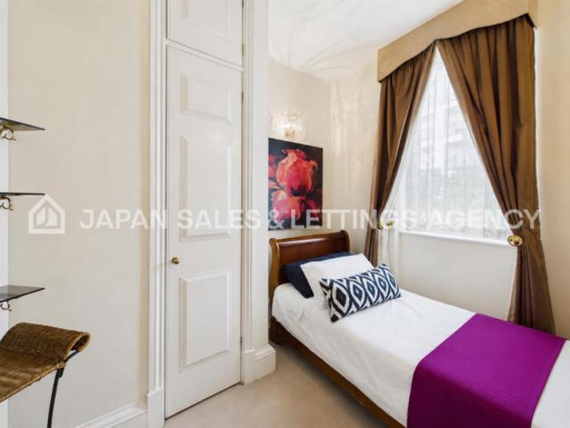 2 bedroom flat for rent in The Quadrangle, Chelsea Harbour Drive, SW10