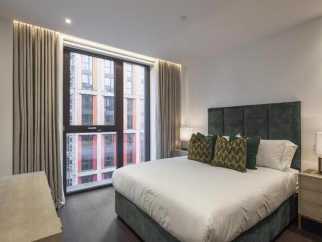 2 bedroom flat for rent in The Residence, Nine Elms, SW11