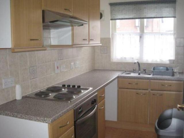 2 bedroom flat for rent in The Ridings, Paddock Wood, TN12