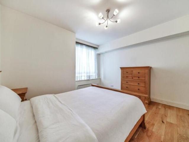 2 bedroom flat for rent in The Water Gardens, Bayswater, London, W2