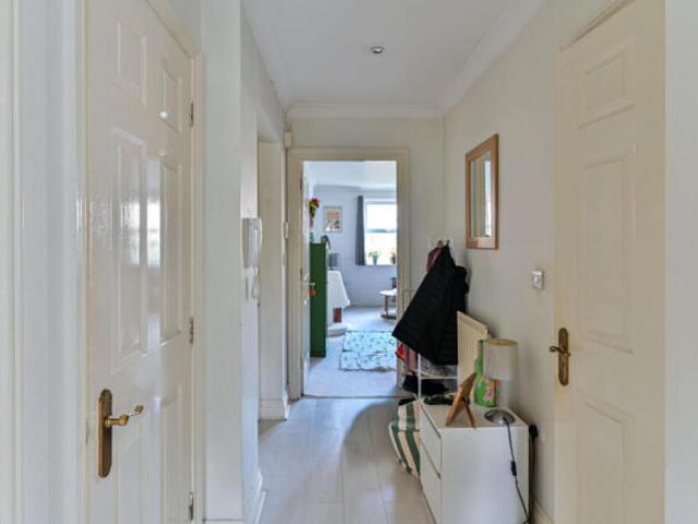 2 bedroom flat for rent in The White House, Tooting, London, SW17