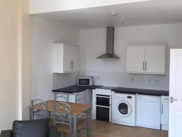 2 bedroom flat for rent in The Town centre, AL10