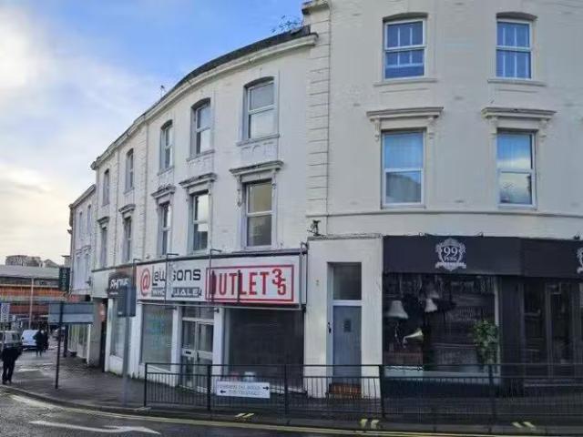 2 bedroom flat for rent in The Triangle, Bournemouth, BH2