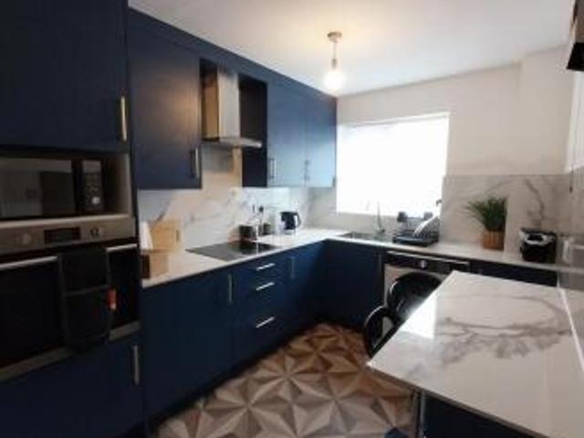 2 bedroom flat for rent in Thirkleby Close, Slough, SL1