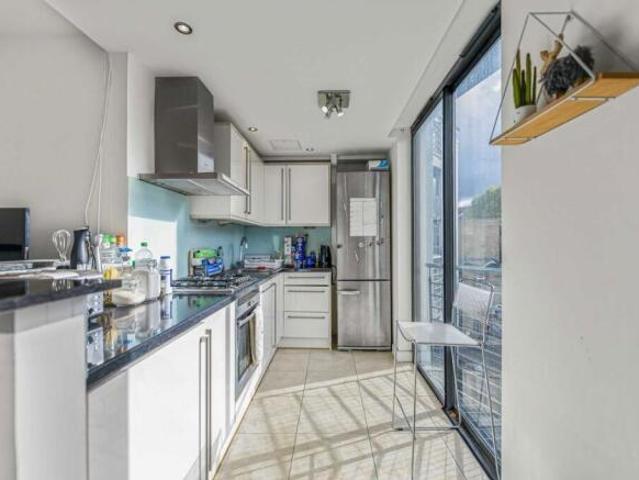 2 bedroom flat for rent in Three Oak Lane, London, SE1