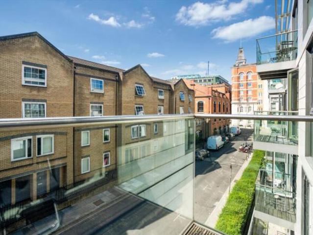 2 bedroom flat for rent in Times Square, London E1