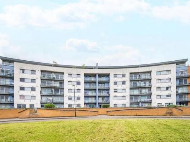 2 bedroom flat for rent in Tideslea Path, London, SE28