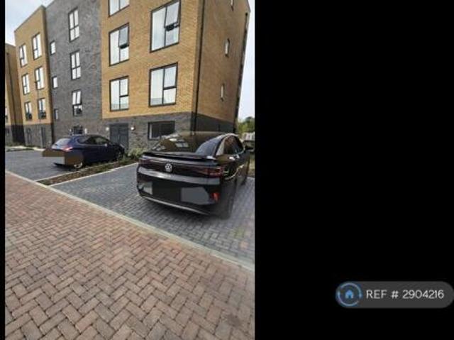 2 bedroom flat for rent in Tiltman Avenue, Greenhithe, DA9