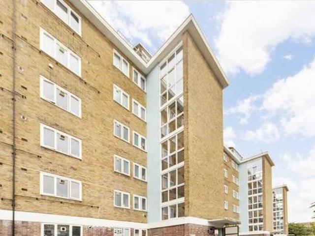 2 bedroom flat for rent in Tildesley Road Putney SW15