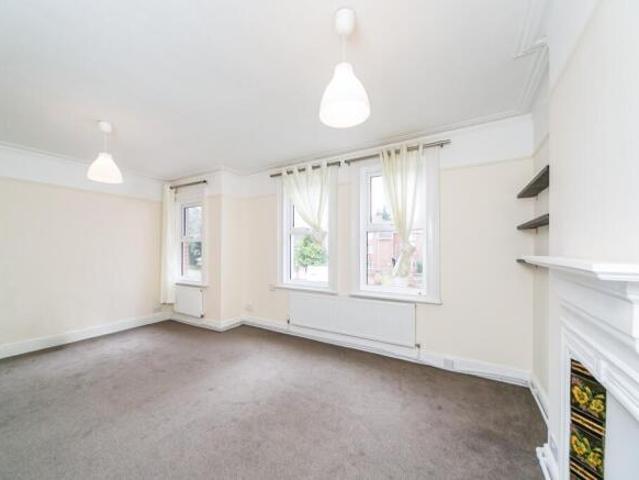 2 bedroom flat for rent in Tilehurst Road, Reading, Berkshire, RG30