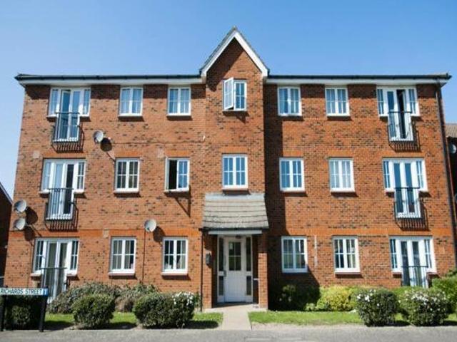 2 Bedroom Flat For Rent In Tiverton House