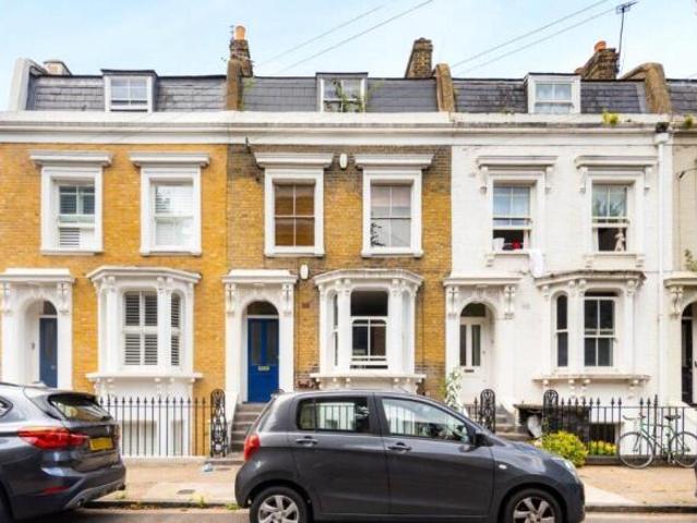 2 bedroom flat for rent in Tomlins Grove, Bow, London, E3