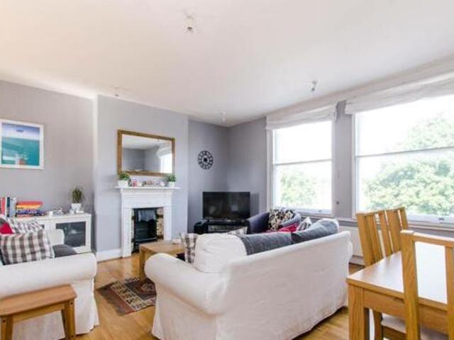 2 Bedroom Flat For Rent In Tooting Bec, London