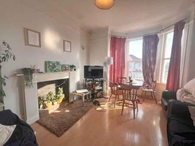2 bedroom flat for rent in, Tooting Bec, London, SW17 8BW, SW17