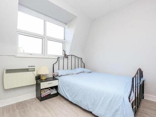 2 Bedroom Flat For Rent In Tooting, London