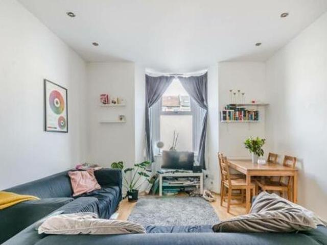 2 Bedroom Flat For Rent In Tooting, London