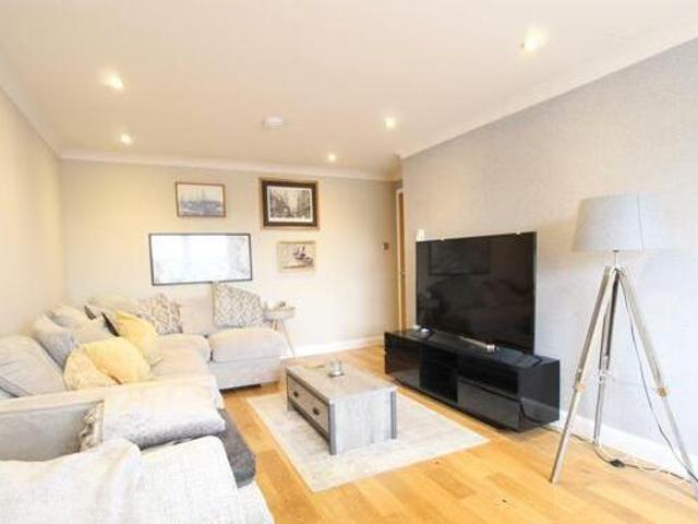2 Bedroom Flat For Rent In Top Floor