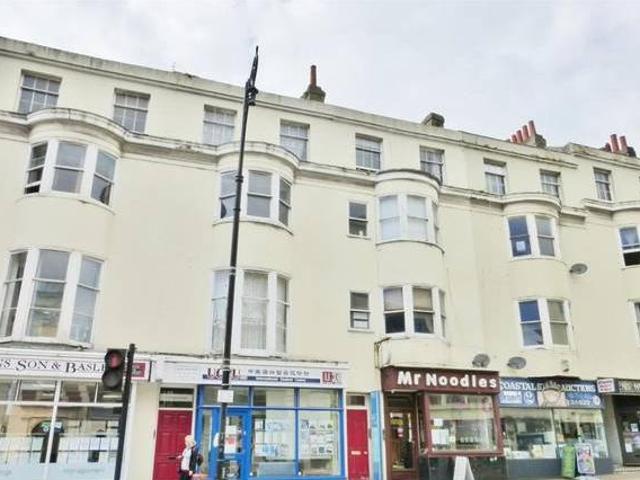 2 bedroom flat for rent in Top Floor Flat 34 Queens RoadBrightonEast Sussex BN1