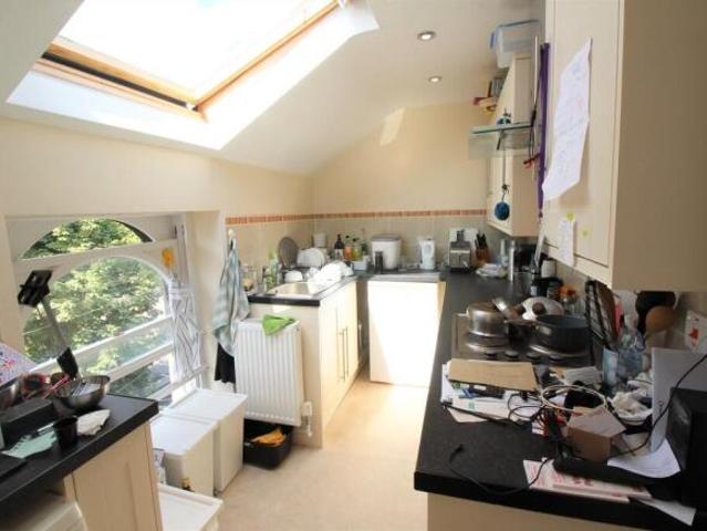 2 bedroom flat for rent in Top Floor Flat, Cotham Road, BS6