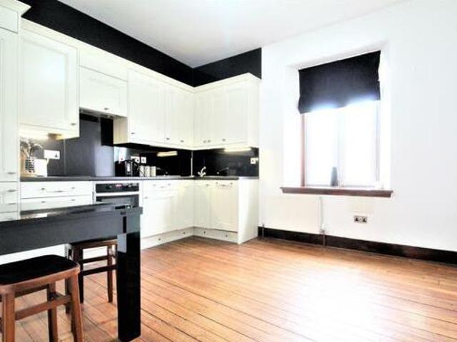 2 Bedroom Flat For Rent In Top Floor Right