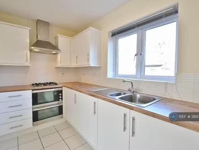 2 bedroom flat for rent in Topper Street, Cambridge, CB4