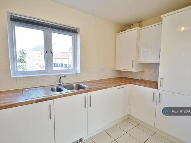 2 bedroom flat for rent in Topper Street, Cambridge, CB4