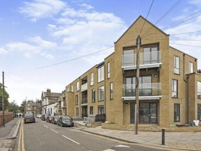2 Bedroom Flat For Rent In Tottenham, London