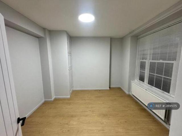 2 bedroom flat for rent in Tottenhall, London, NW1