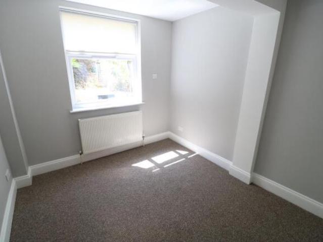 2 bedroom flat for rent in Totteridge Road, Enfield, EN3