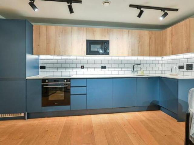 2 bedroom flat for rent in Tower Bridge Road, Bermondsey, London, SE1