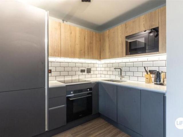2 bedroom flat for rent in Tower Bridge Road, London Bridge, SE1