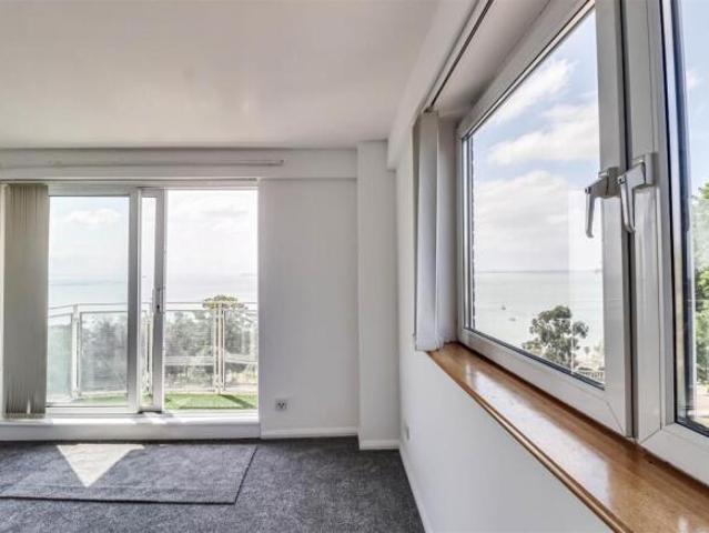 2 bedroom flat for rent in Tower Court, Westcliff Parade, Westcliff on Sea, SS0