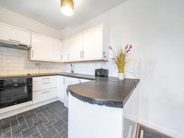 2 bedroom flat for rent in Tower Lane, Leeds, West Yorkshire, LS12