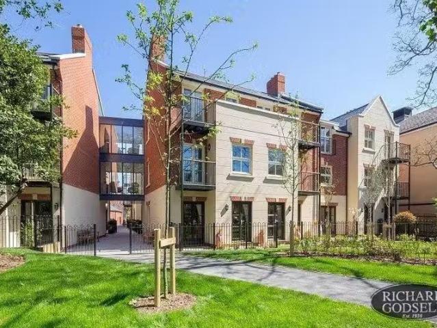 2 bedroom flat for rent in Town Centre, Christchurch, BH23