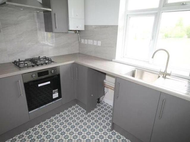 2 Bedroom Flat For Rent In Troed y bryn