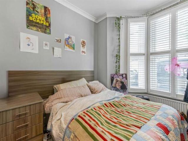 2 bedroom flat for rent in Tradescant Road, South Lambeth, SW8