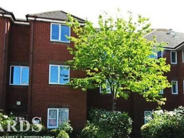 2 bedroom flat for rent in Trafalgar Court NR30