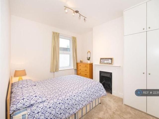 2 bedroom flat for rent in Tranmere Road, London, SW18