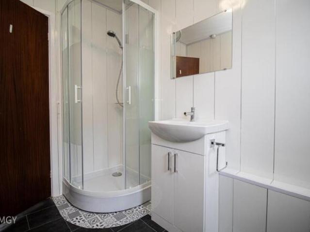 2 bedroom flat for rent in Trewartha Court, Whitchurch, CF14