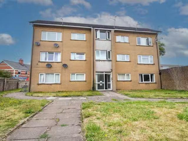 2 bedroom flat for rent in Trewartha Court, Whitchurch, CF14