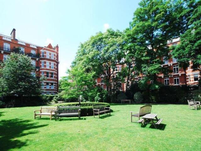 2 bedroom flat for rent in Trebovir Road, Earls Court, London, SW5