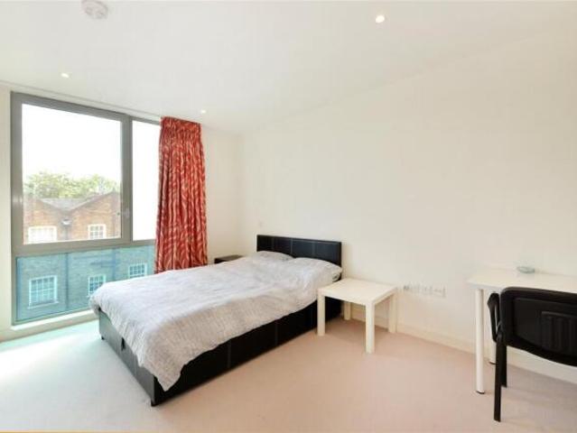 2 bedroom flat for rent in Trematon Walk, Marina One, N1