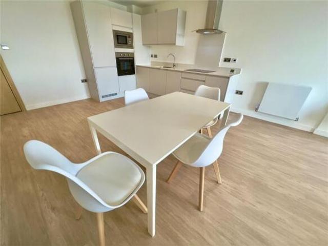 2 bedroom flat for rent in Trent Lane, Nottingham, Nottinghamshire, NG2