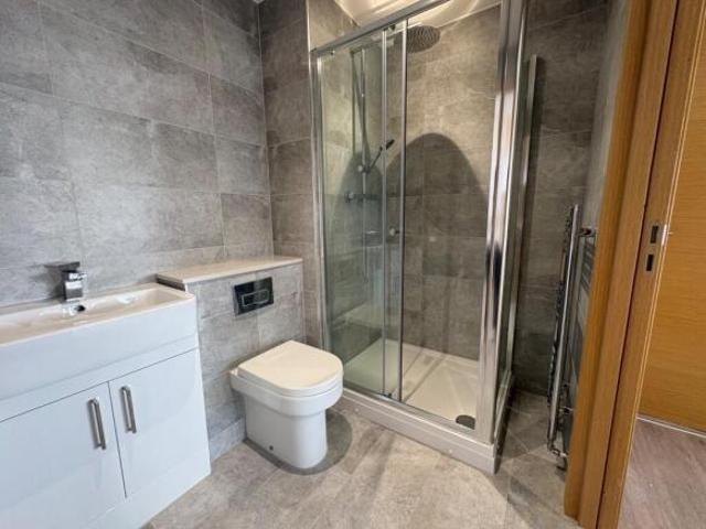 2 bedroom flat for rent in Trent Lane, Nottingham, Nottinghamshire, NG2